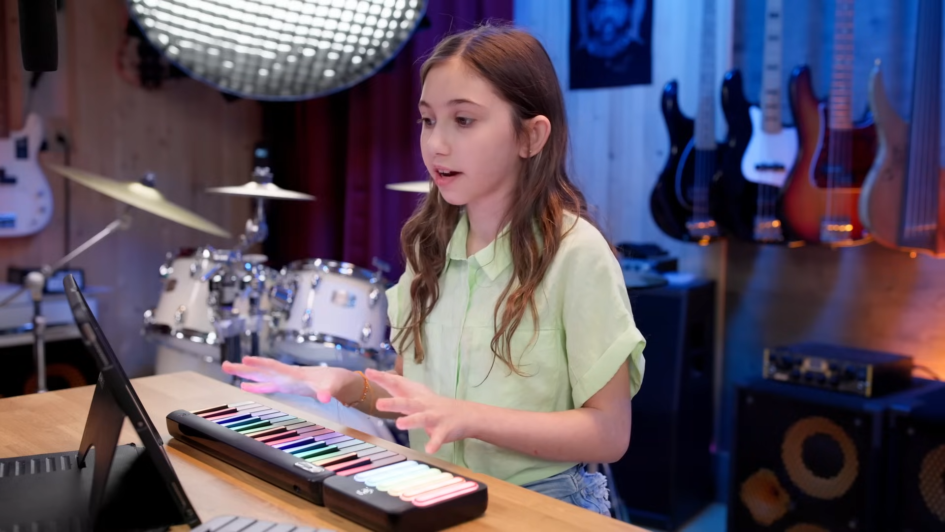 MIDI Controller vs Smart Keyboard: Beginner’s Guide